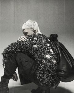 MINOAR.COM | RESISTANT LOOKS